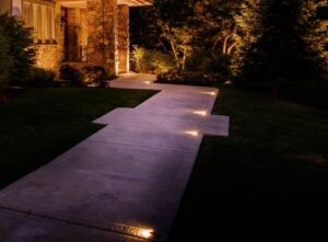 4 Path Lighting Design Ideas [Guide to low Voltage Path Light ...